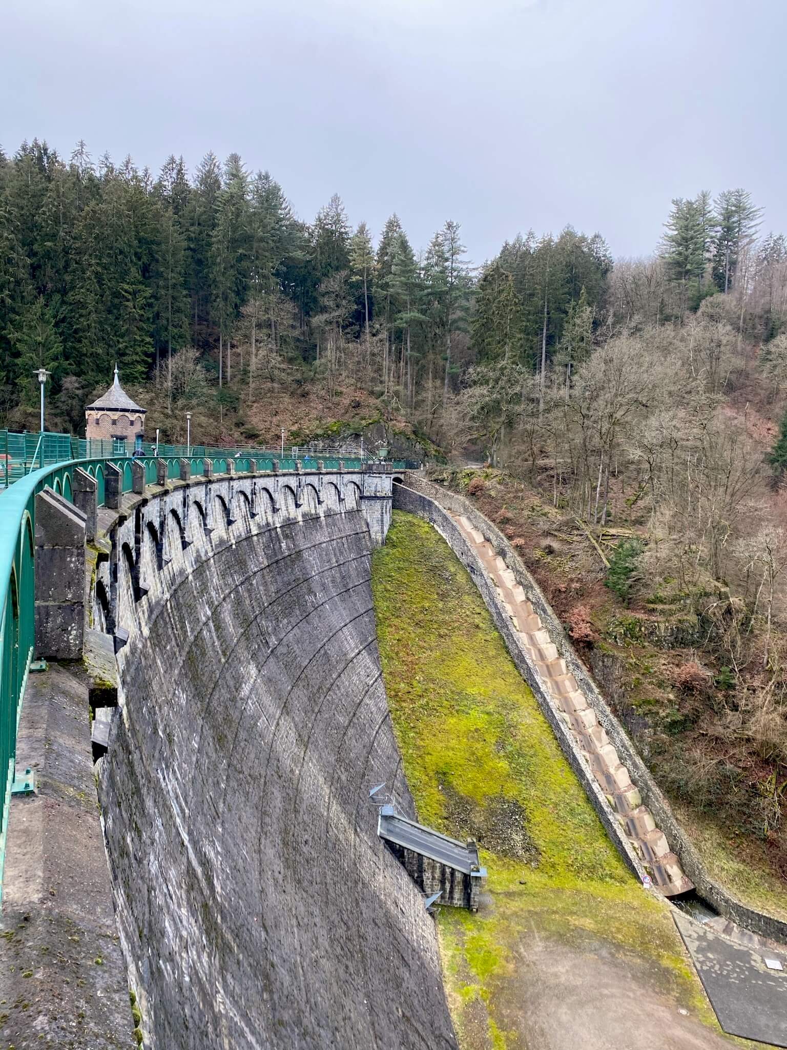 Wanderung Sengbachtalsperre in Solingen | Kommrum Reisen